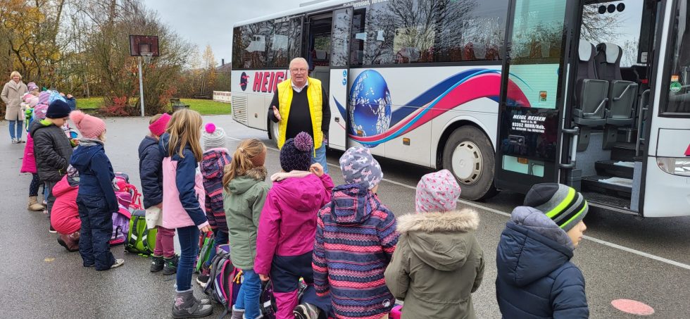 Grundschüler lernen "toten Winkel" | Grundschule Rohr in Niederbayern